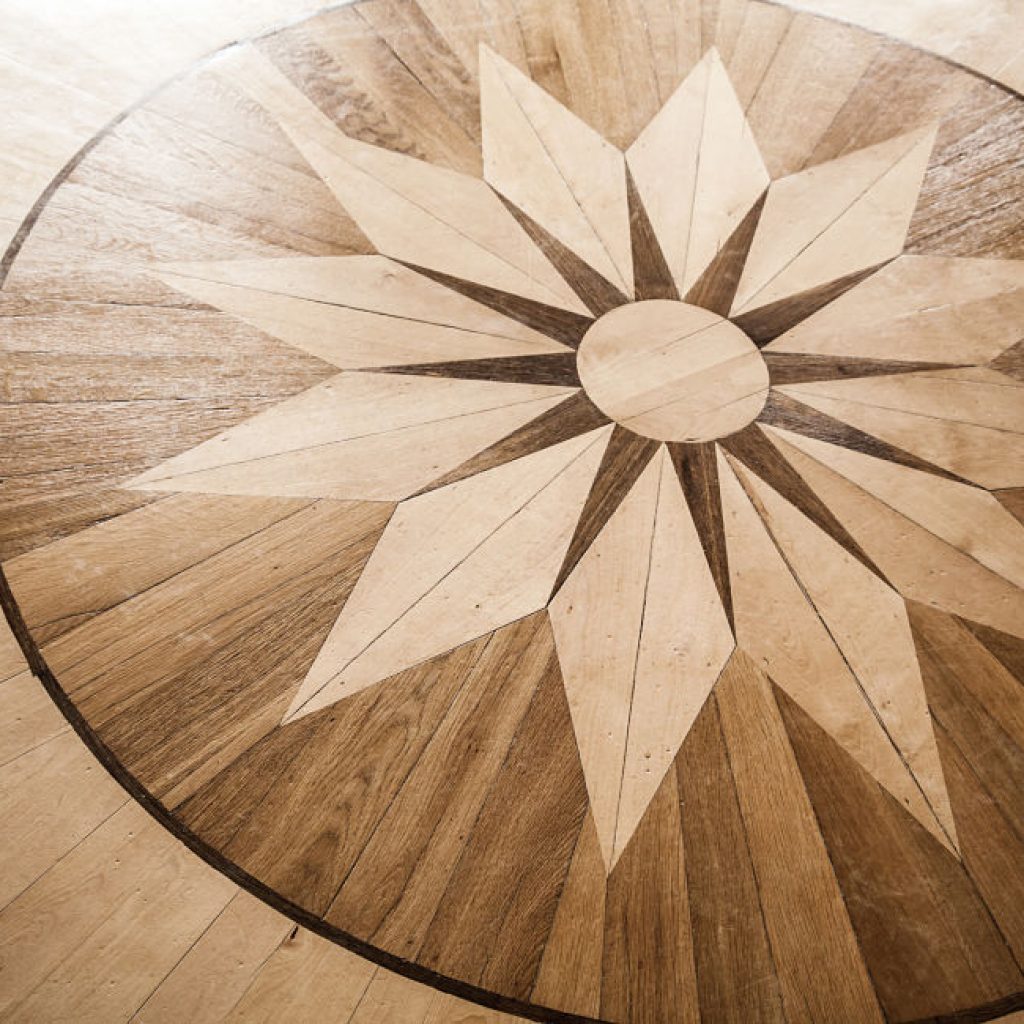 Un esempio moderno di parquet intarsiato - Solid Renner